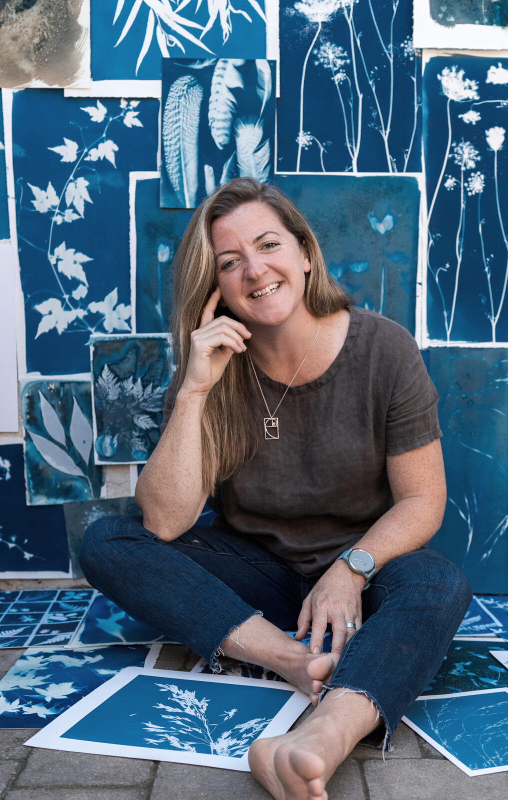 How This Artist Built a Six Figure Art Business Working Part Time